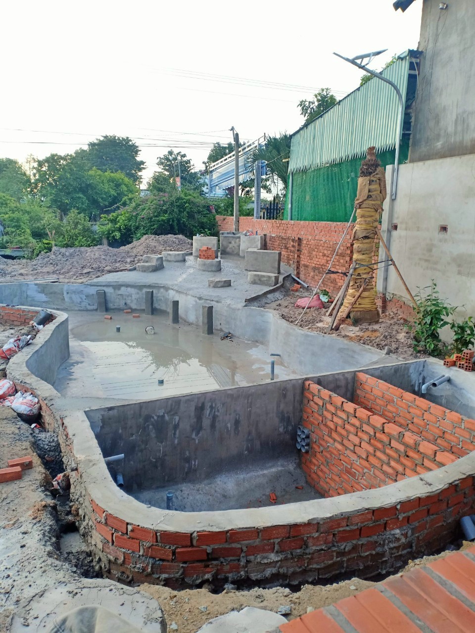 Thi công hồ cá Koi sân vườn tại Tp.HCM